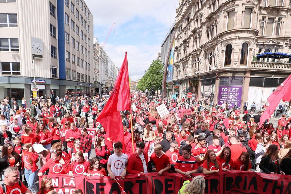 Le 13,110 duine ag labhairt Gaeilge go laethúil i mBéal Feirste, tá an ...