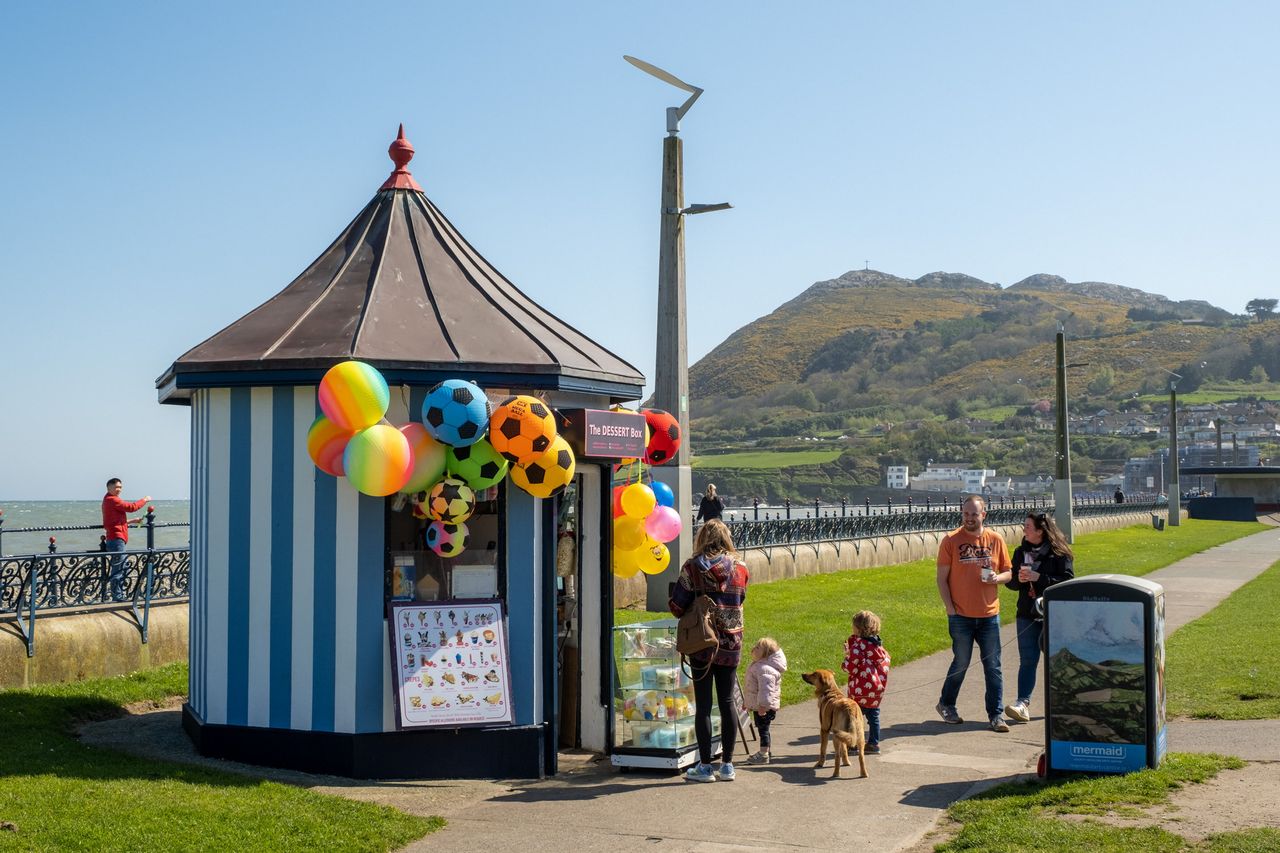 Acai bowls and churros hit Bray seafront as historic kiosks roll with ...