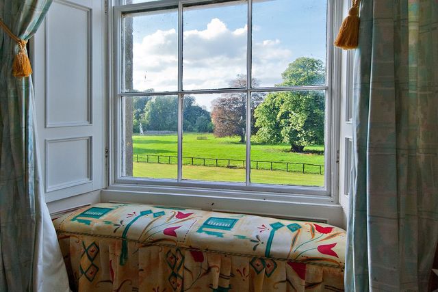 Ballindoolin House has its own walled garden, farm and restaurant for € ...