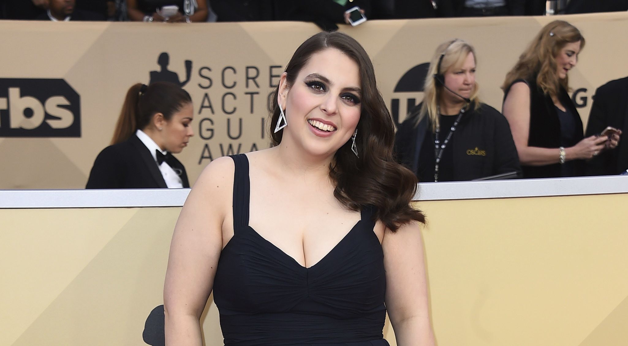 Lady Bird star Beanie Feldstein wore her school prom dress to SAG ...