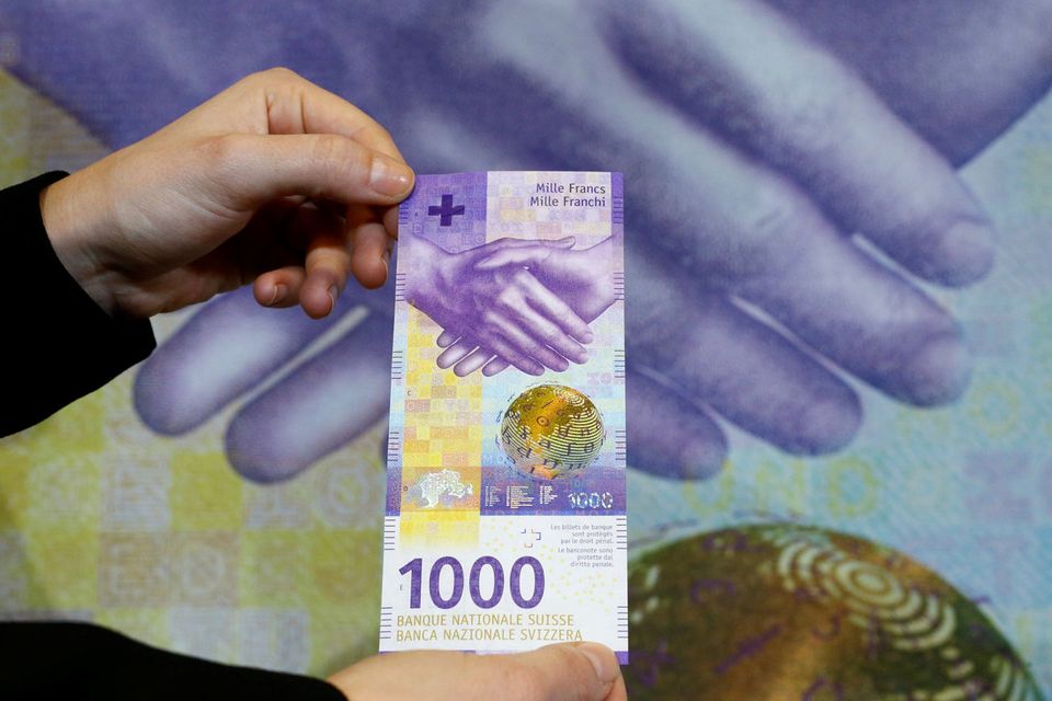 Cash-crazy Swiss get new 1,000 Swiss franc note - worth around €880 ...