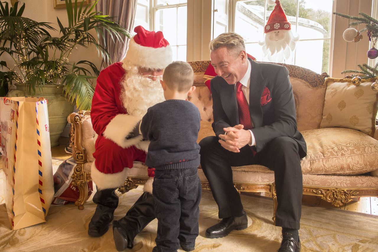 Lord of the Dance plays Santa at Castlehyde | Irish Independent