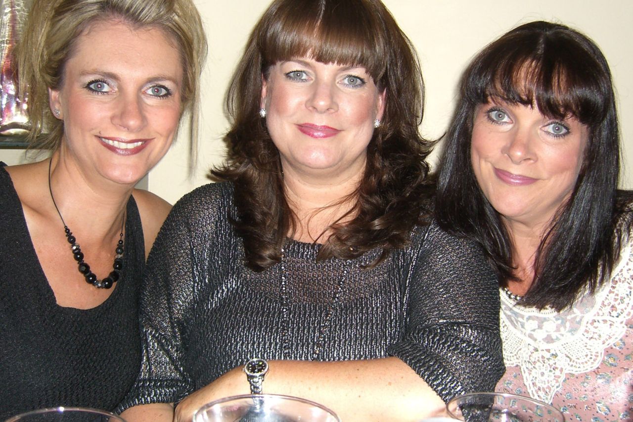 Three Irish sisters who carry same deadly gene as Angelina Jolie ...