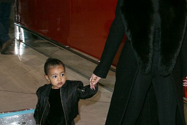 'They look so...normal' - Why this Kimye family photobomb is going ...