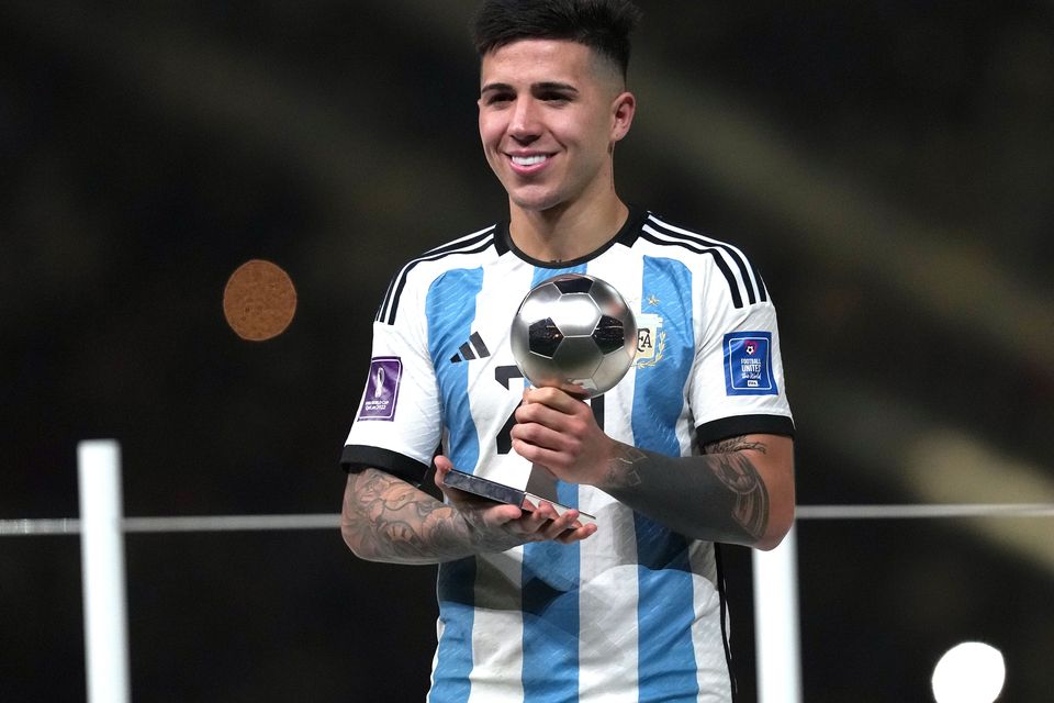 Chelsea break British transfer record with deal for Benfica’s Enzo ...