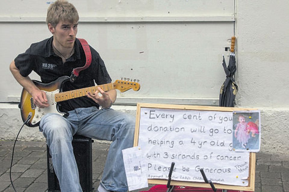 Busker plays his heart out to raise €6,000 for Lily-Mae's cancer fight ...