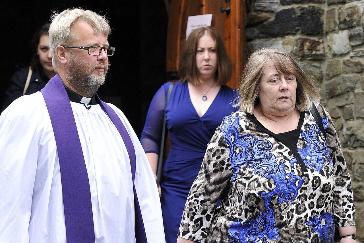 Stuart Baggs funeral hears tributes to star of The Apprentice ...