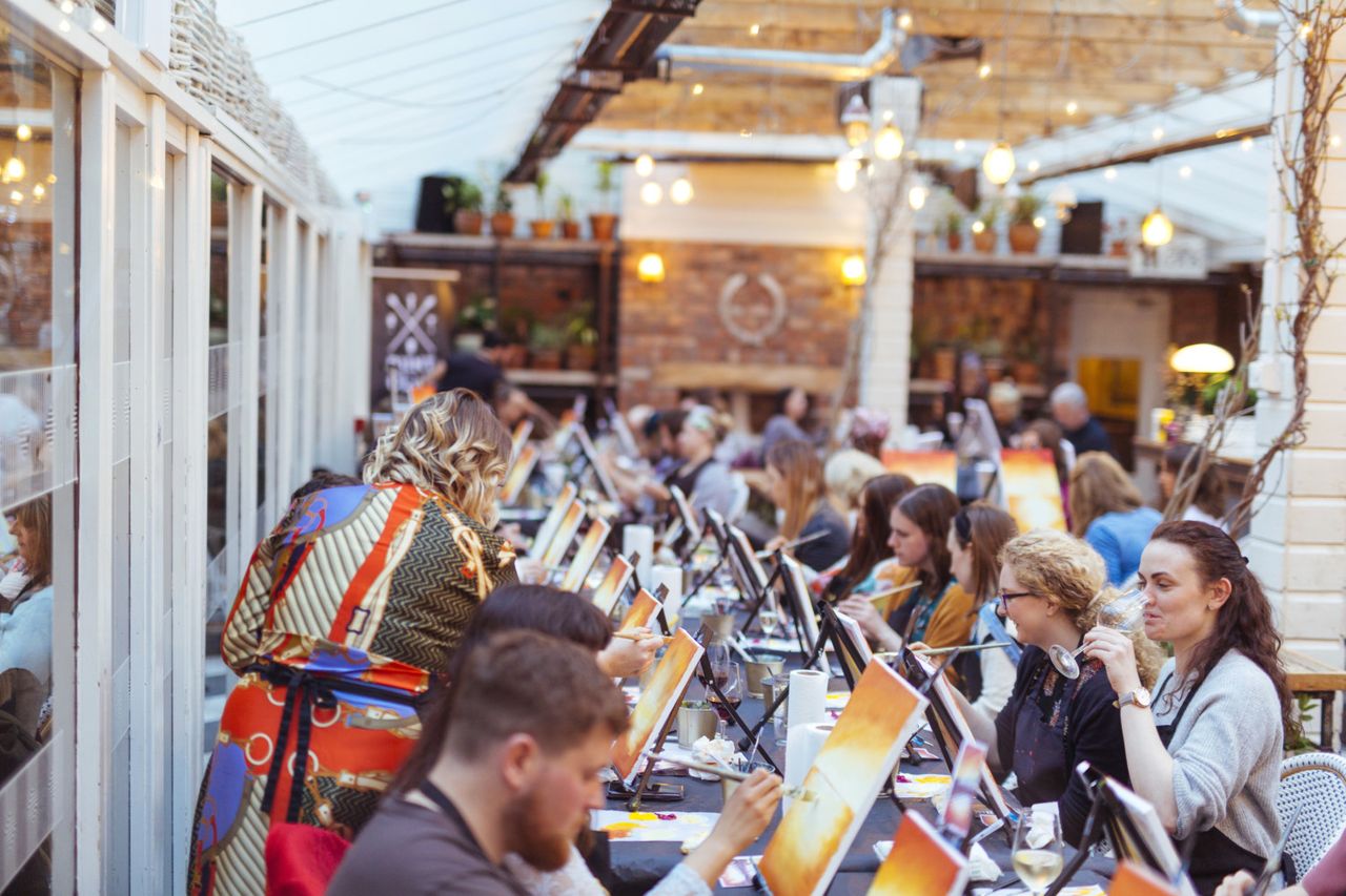 Brushstrokes & Bubbles: Art workshops are going through a renaissance ...