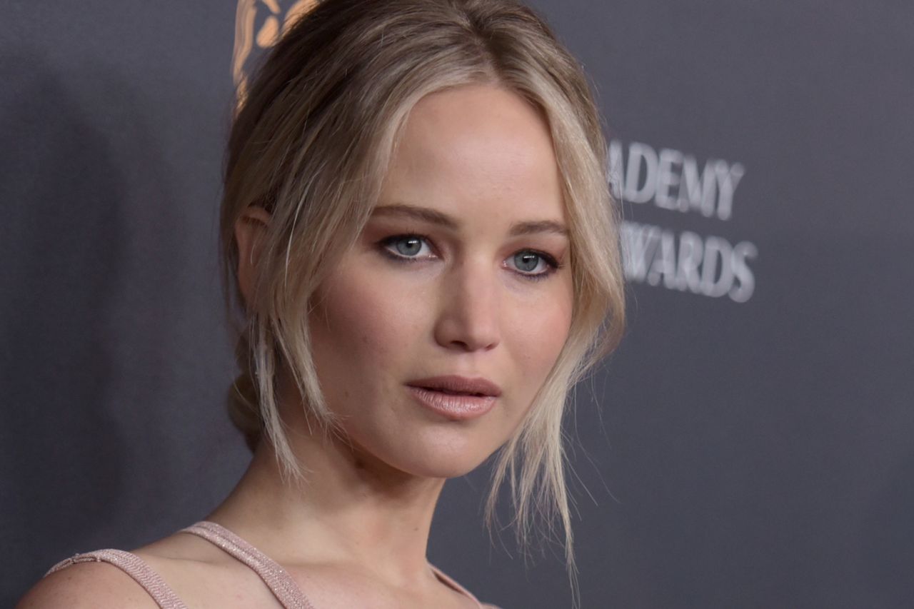 Jennifer Lawrence hails 'my vote for president' Jodie Foster at ...