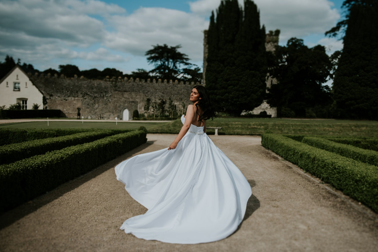 'When your bride is a model and knows a thing or two about posing ...