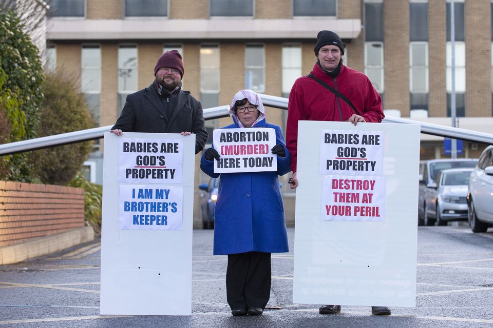 Abortion protesters deny prying into information of women having ...
