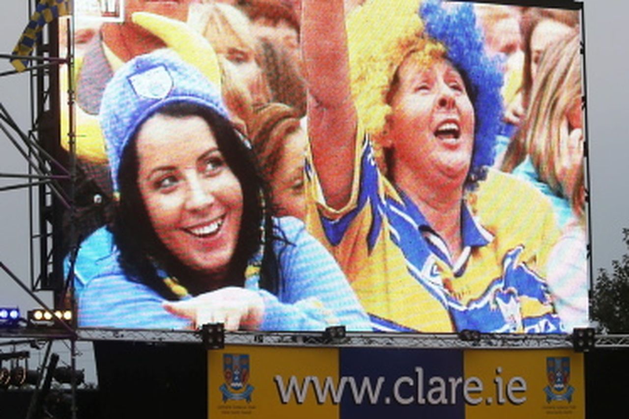 Jubilant scenes in Clare as winning All Ireland team arrives home ...