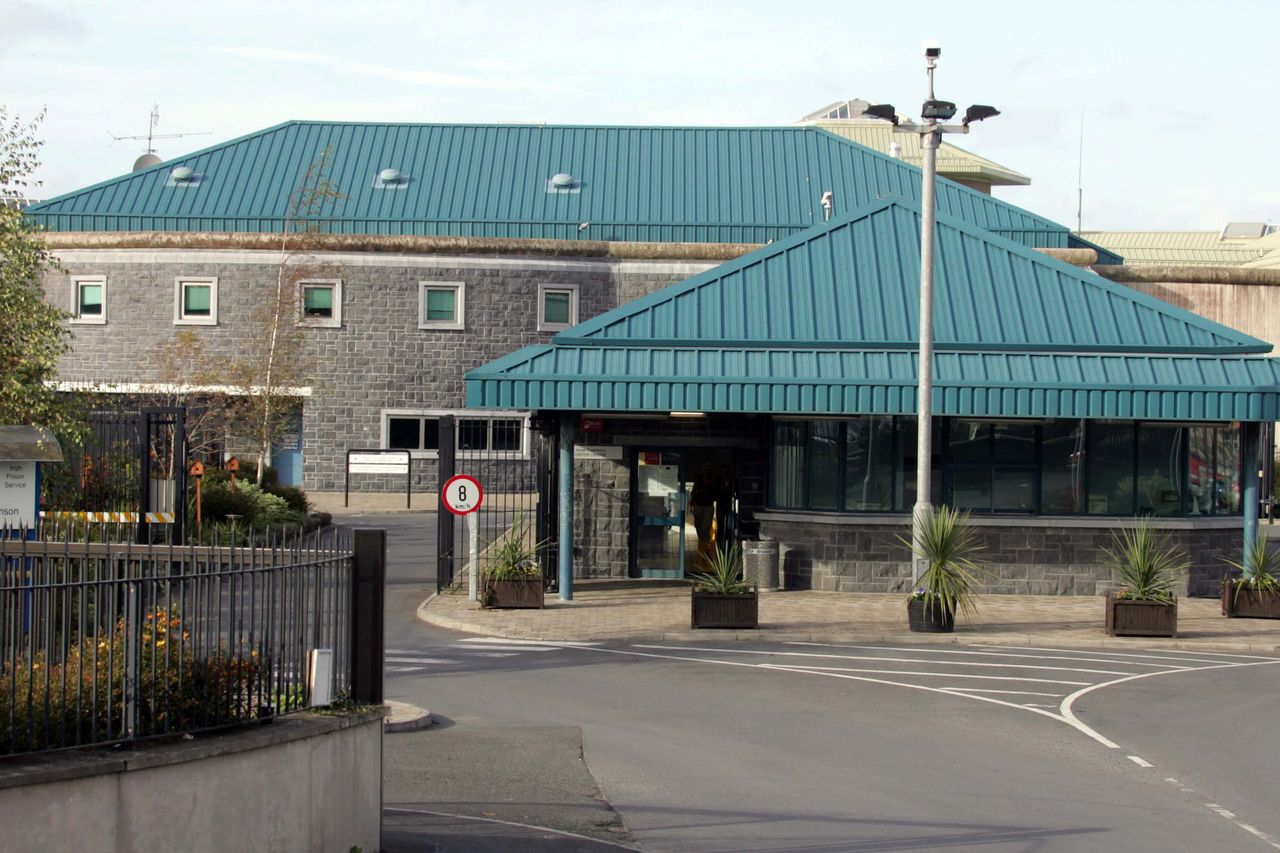 Portlaoise prison uproar over prison officer's poppy | Irish Independent