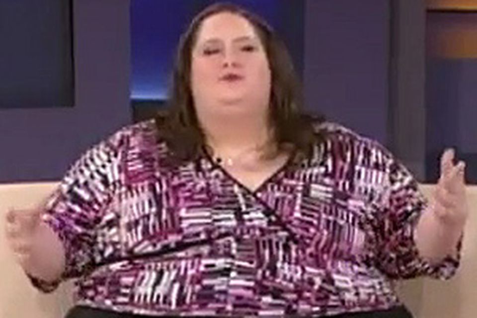 Half-ton mom aims to hit 1,000lb by feasting online | Irish Independent