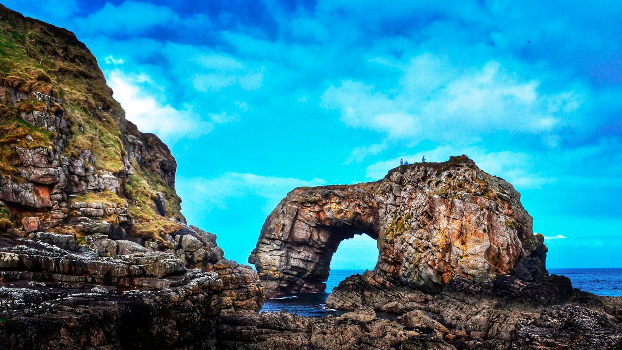 WATCH: Donegal's secret sea arch is straight out of Game of Thrones ...