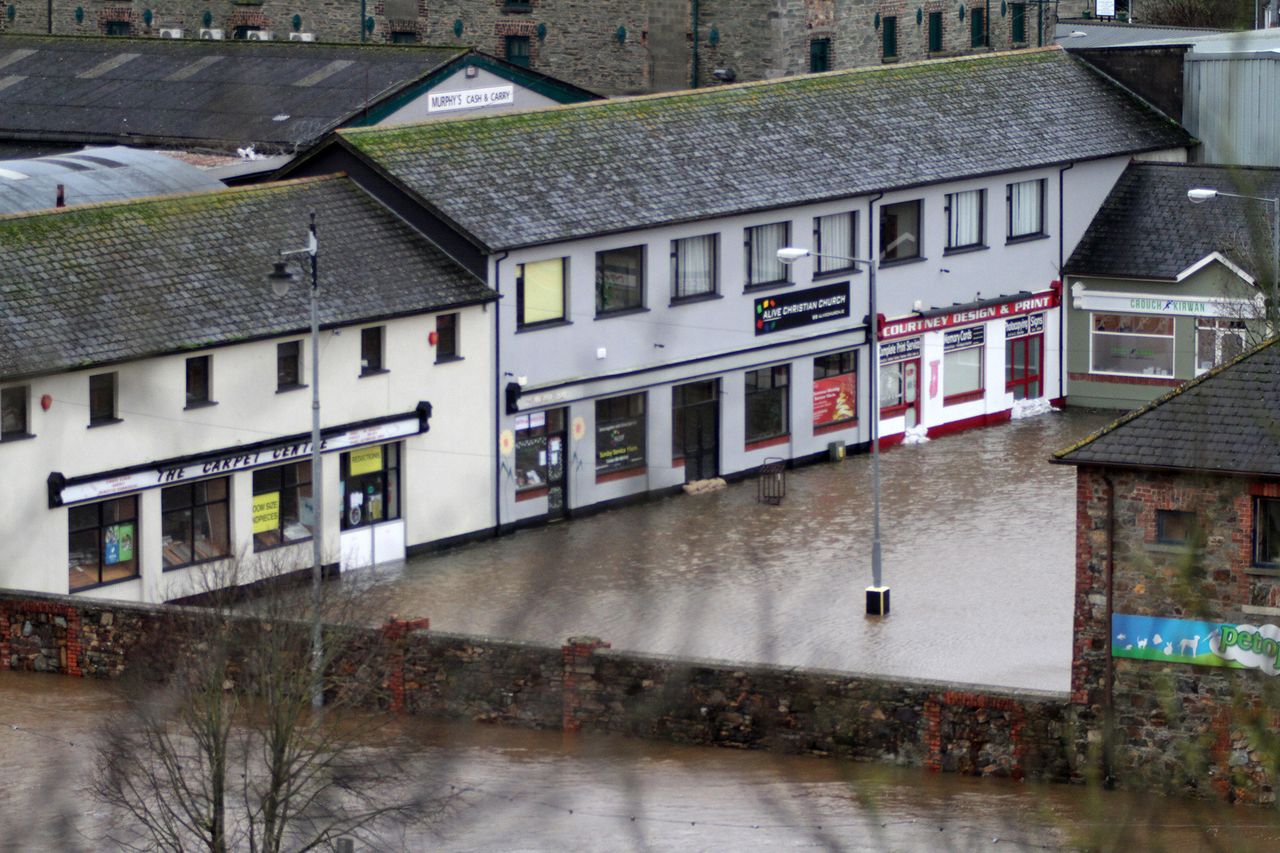 Storm Frank: Drone footage shows extent of flooding across Enniscorthy ...