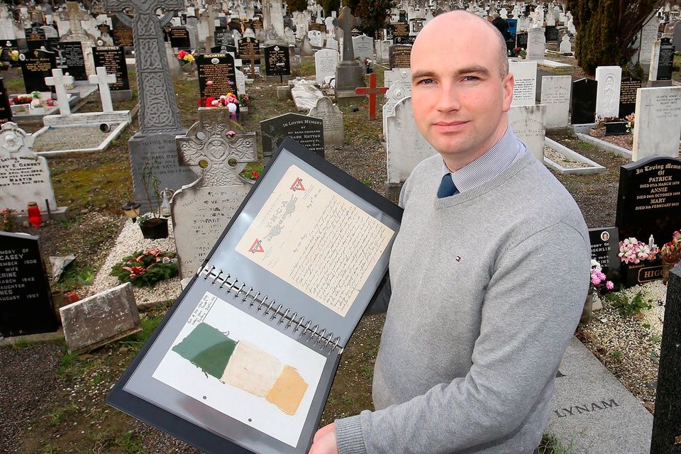 Historic 1916 flag back from UK after 100 years | Irish Independent