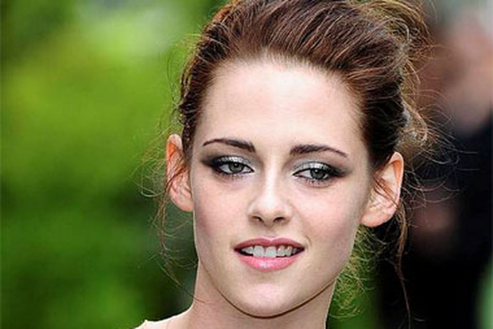 Childhood fame made me weird, reveals 'Twilight' star Kristen ...