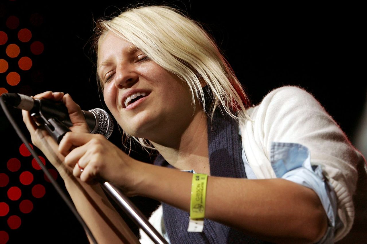 So this is what Sia looks like without her wigs | Irish Independent