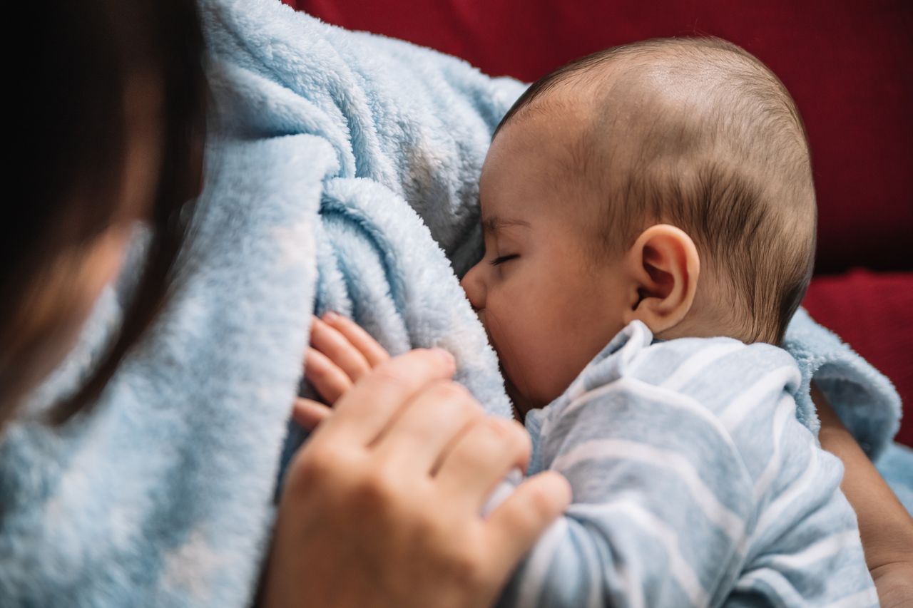 Hannah Fearn: The truth about breastfeeding mothers? Society wishes we ...