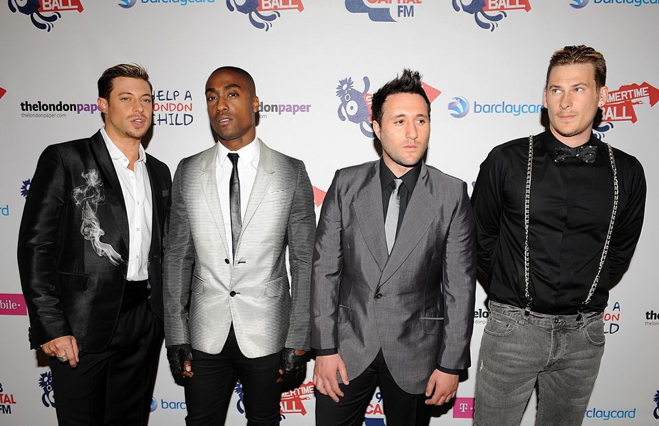 Blue star Simon Webbe 'bans mobile phones' from wedding to blogger ...