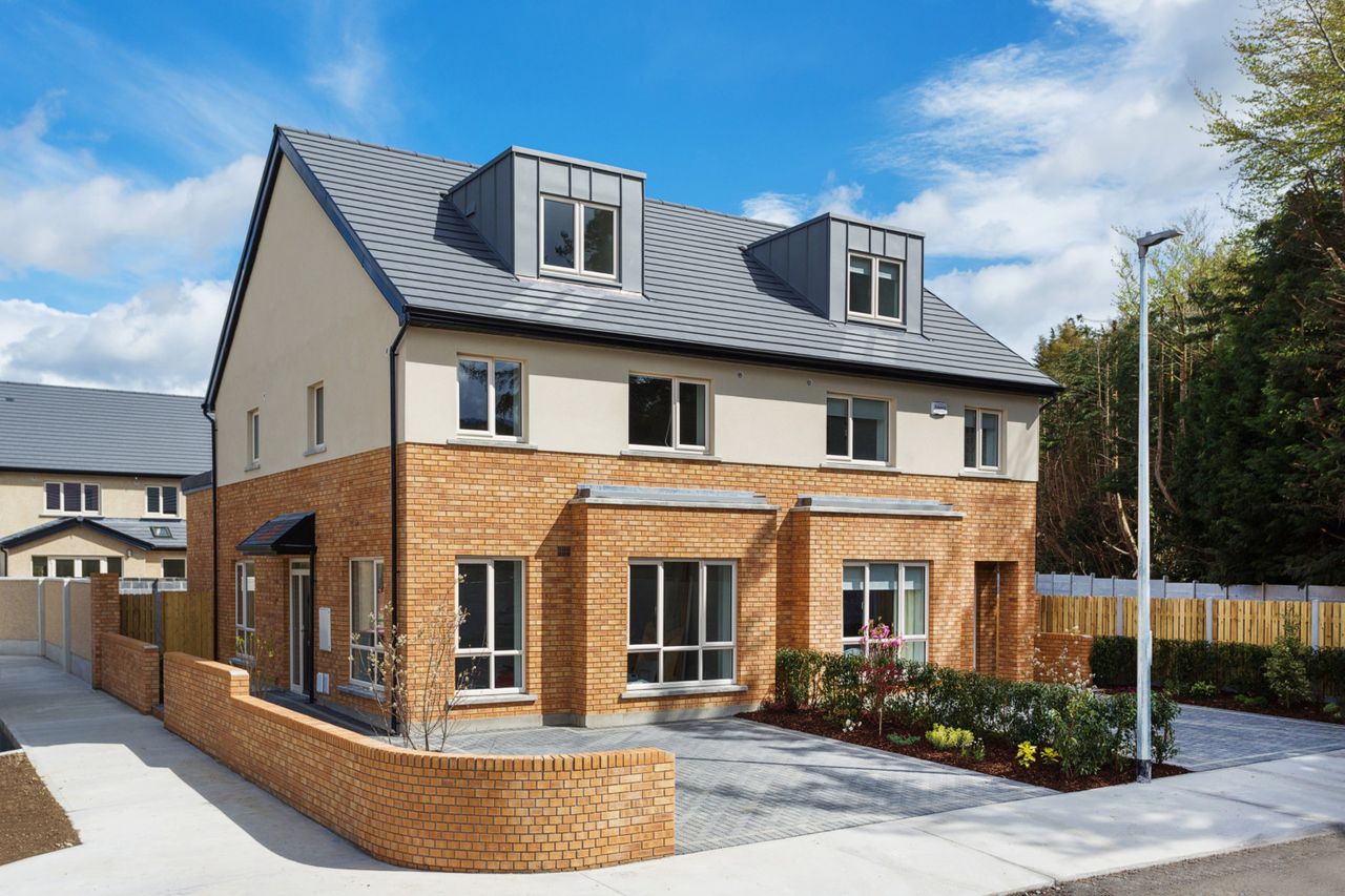 Eighteen homes in foothills of mountains | Irish Independent