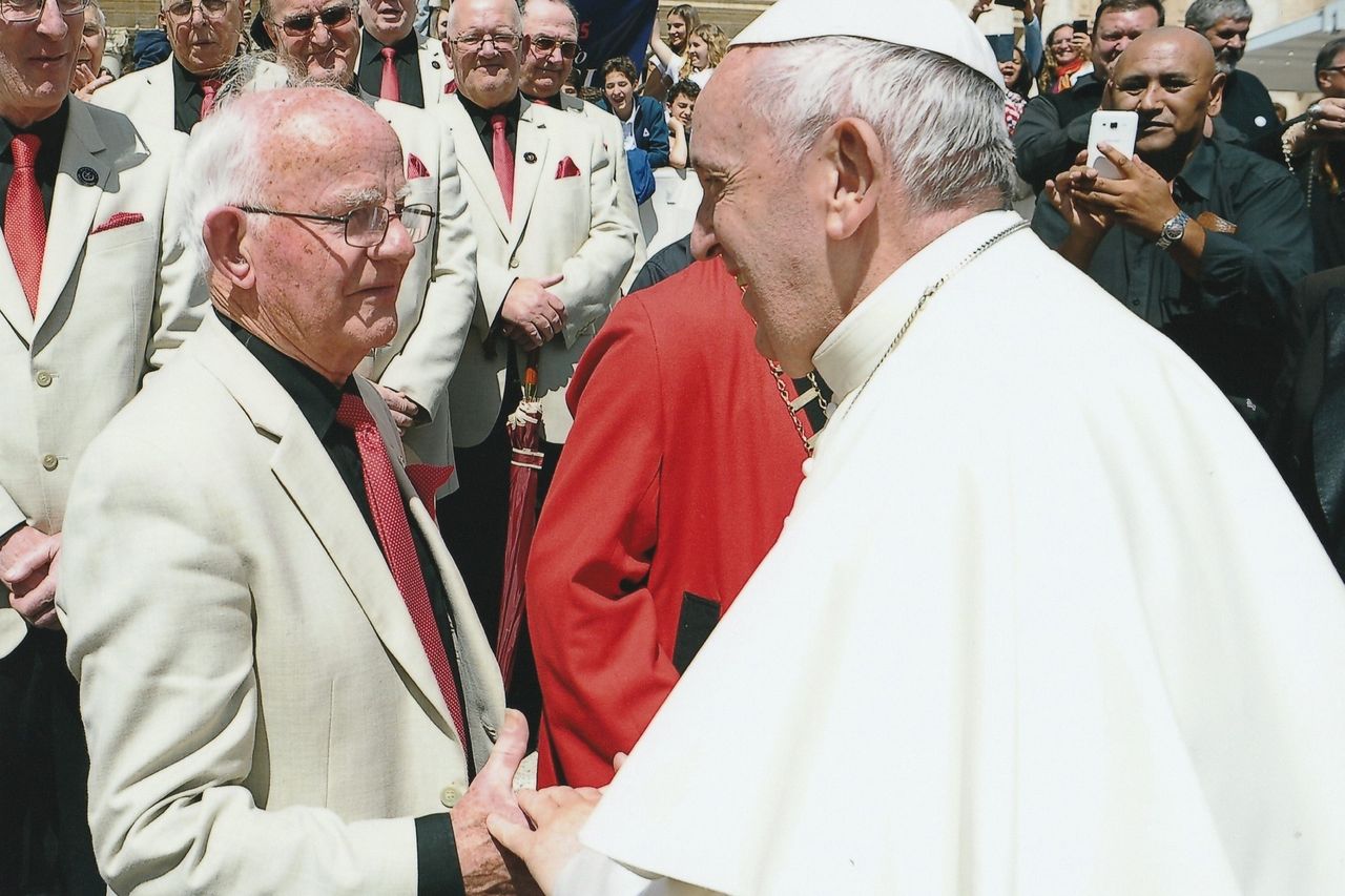 Unforgettable day as Pope Francis took time to warmly welcome and shake ...