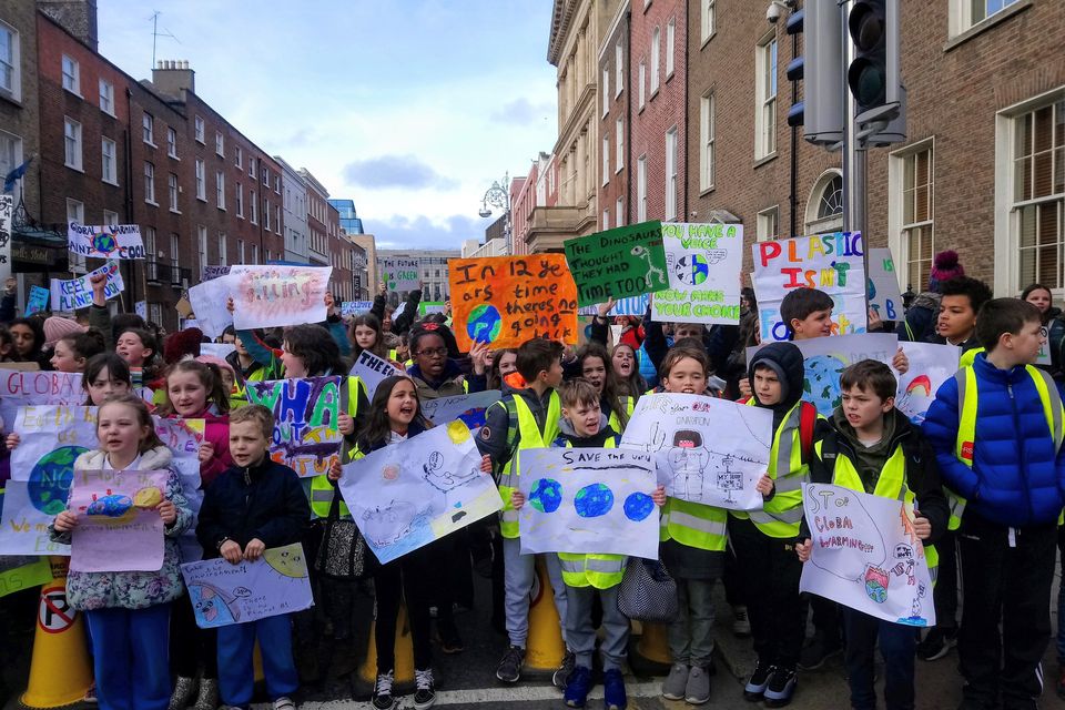 School children protest outside Dail over climate change | Irish ...