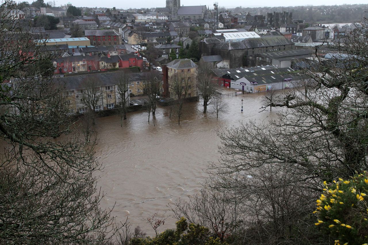 Storm Frank: Drone footage shows extent of flooding across Enniscorthy ...