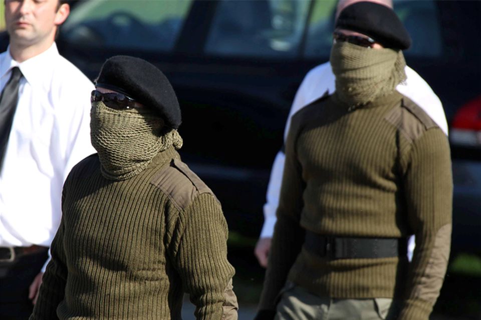 Gardai swoop on dissidents after Real IRA funeral display | Irish ...