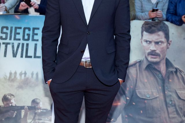 Jamie Dornan debuts new shaved head on red carpet at Fifty Shades ...