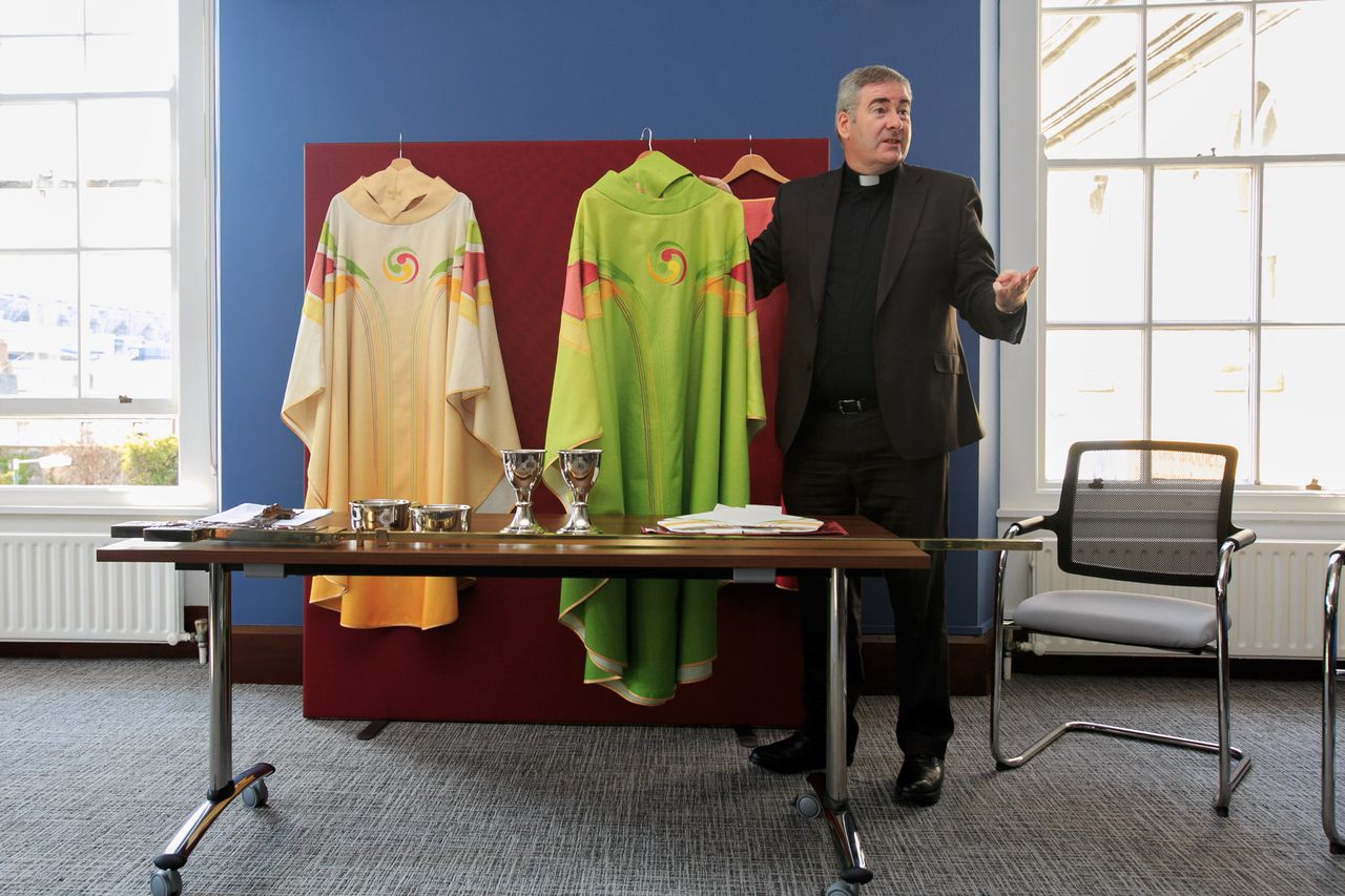 In pictures: First look at what Pope Francis will be wearing during his ...