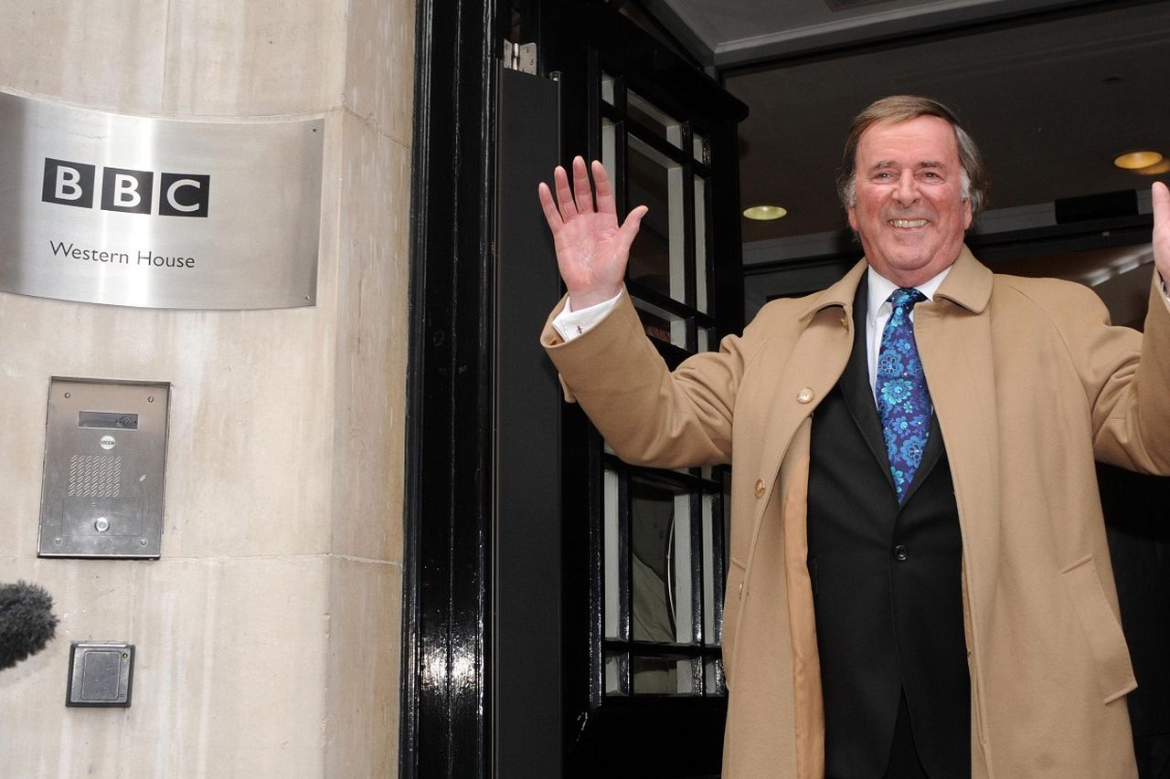 Wogan death a 'shock and a shame', says friend Henry Kelly | Irish ...