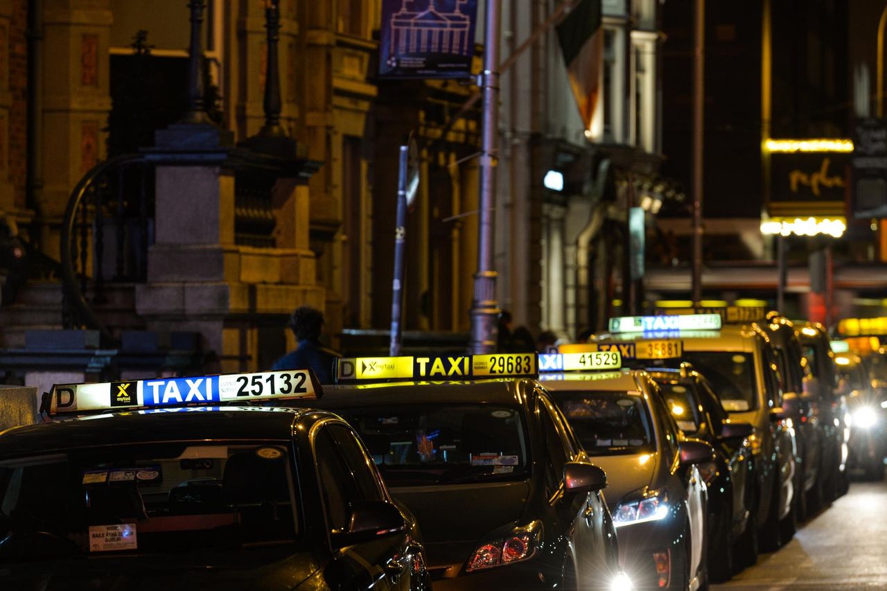 Dublin Airport issues 300 additional taxi permits for summer to ...