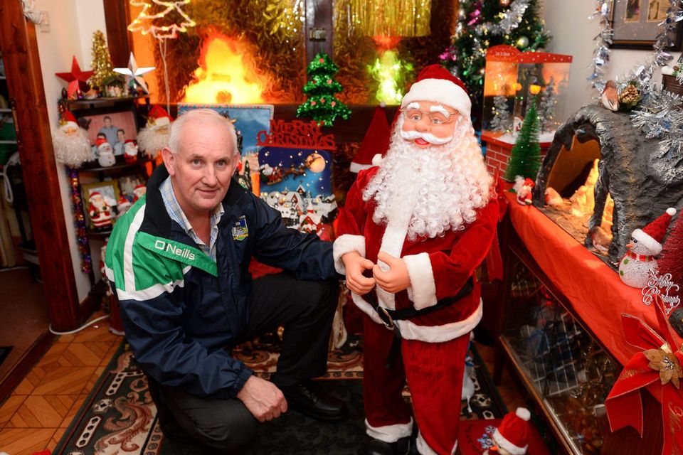 Charities scramble for a slice of Tony's Christmas light show ...