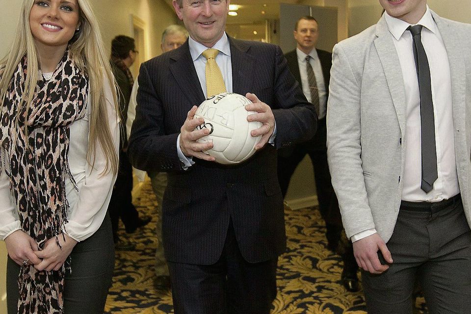 Life-size statue of legend Paidi to be unveiled outside home | Irish ...