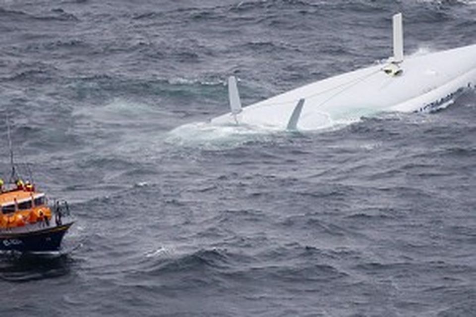Owner bids to tow stricken yacht | Irish Independent