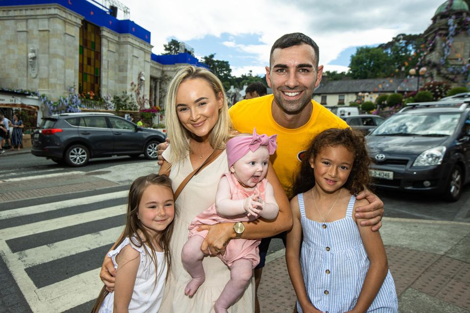 Enniskerry: Disenchanted fairytale set sees hundreds of visitors arrive ...