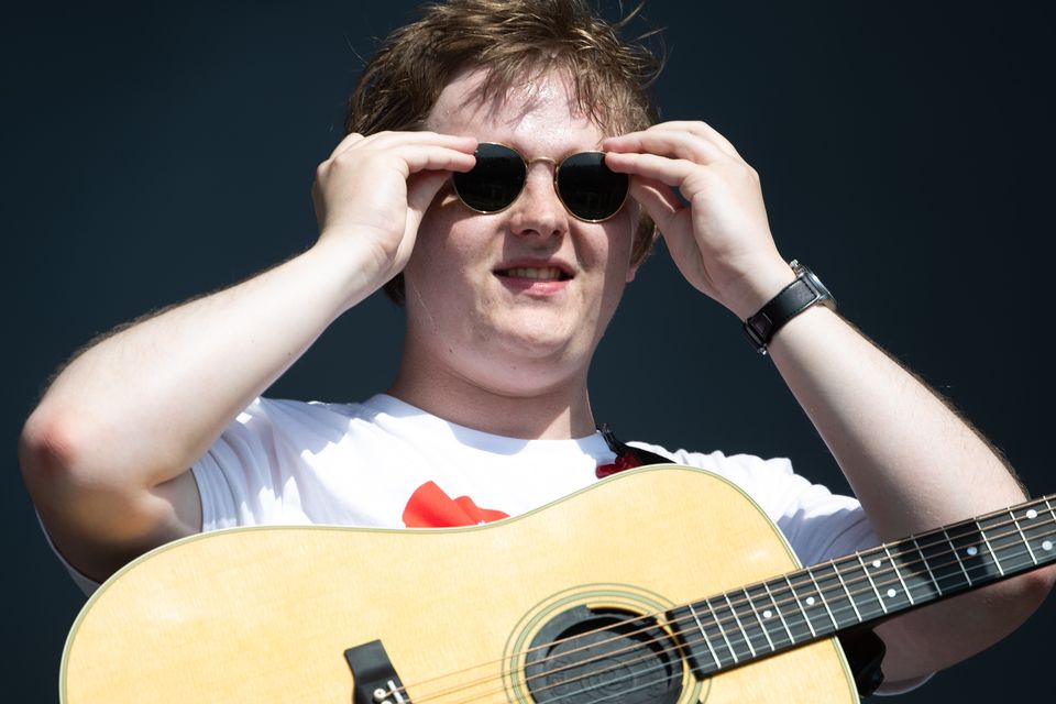 Lewis Capaldi morphs into Sir Paul McCartney lookalike as he uses ...
