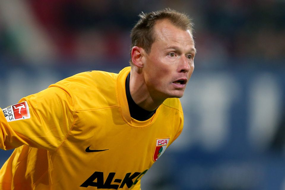 Former Arsenal goalkeeper Alex Manninger dies in car accident, aged 48 ...