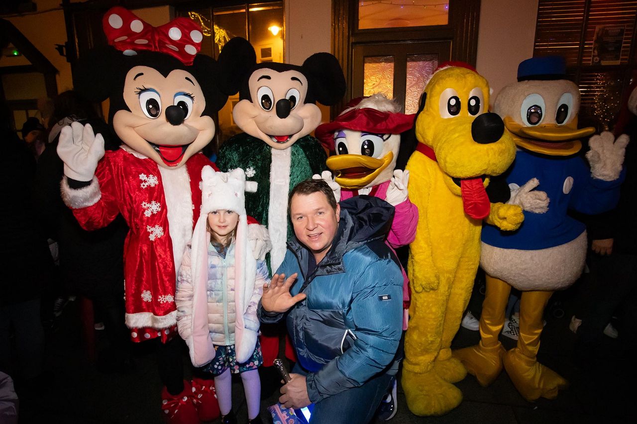 See pictures from the switching on of the Christmas lights in New Ross ...