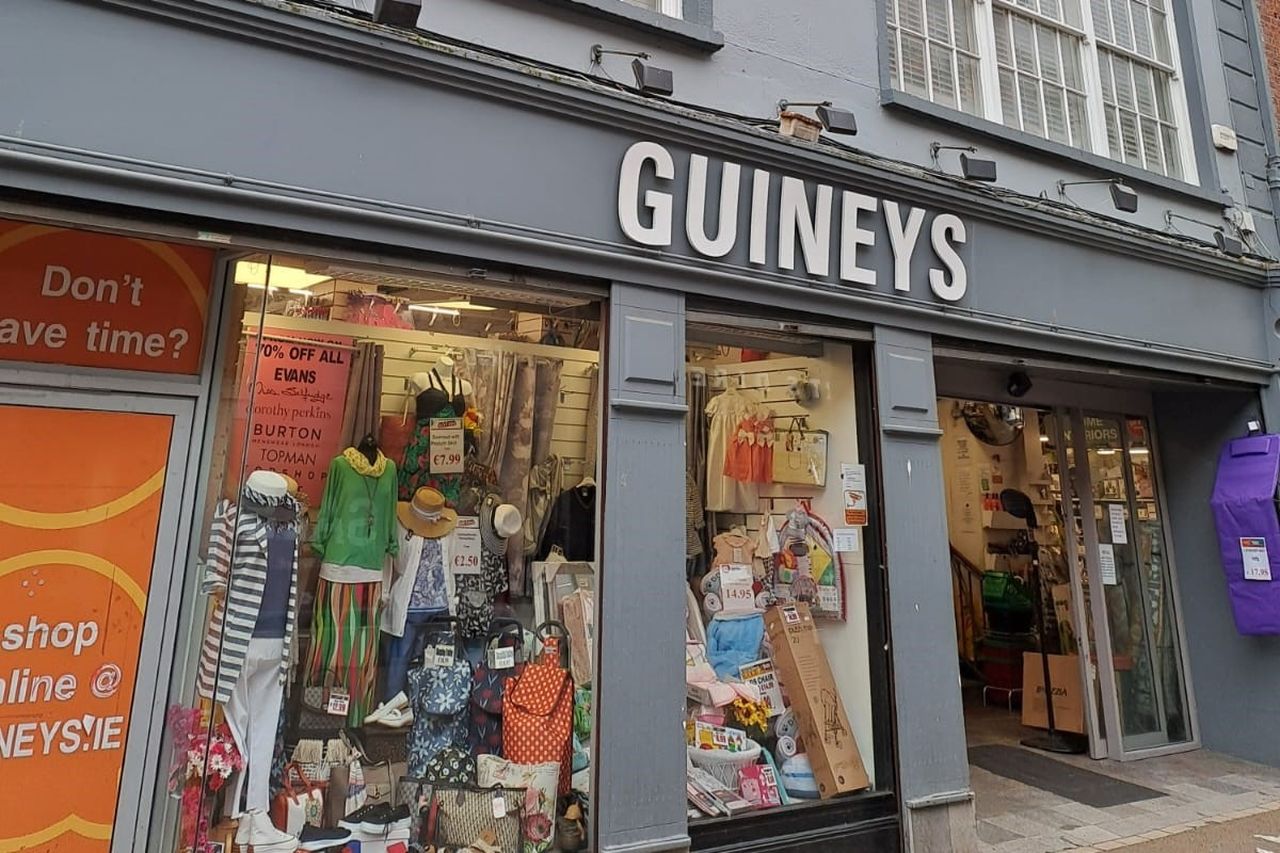 Thieves caught after returning victim’s purse they stole at Guineys ...
