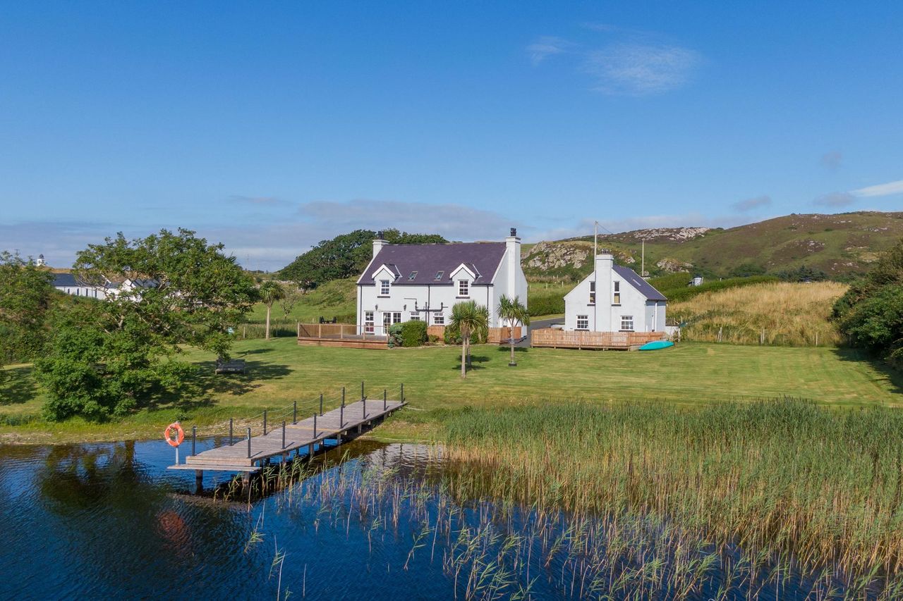 Hook a north Donegal home complete with ‘fishing loft’ | Irish Independent