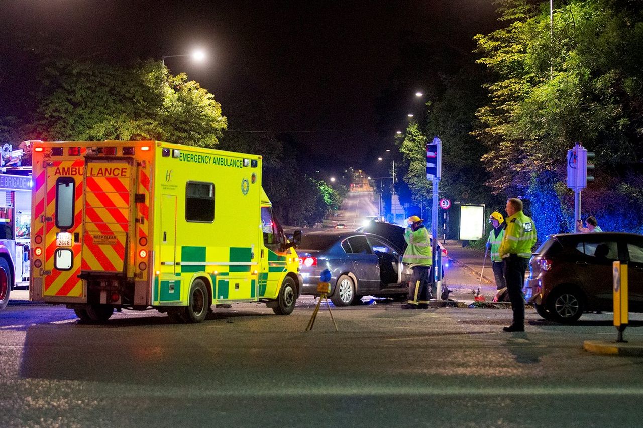 Three hospitalised after late night Dublin crash | Irish Independent