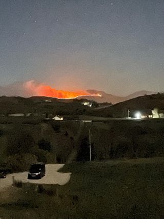 Fire crews work overnight fighting large wildfire in Donegal | Irish ...
