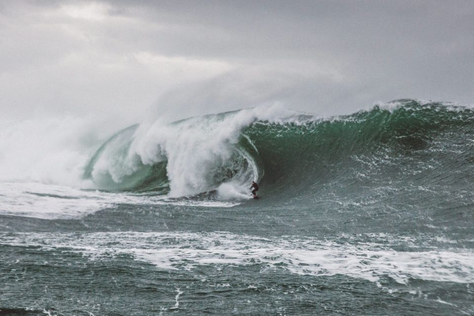 Monster waves at Mullaghmore attracts global surfers | Irish Independent