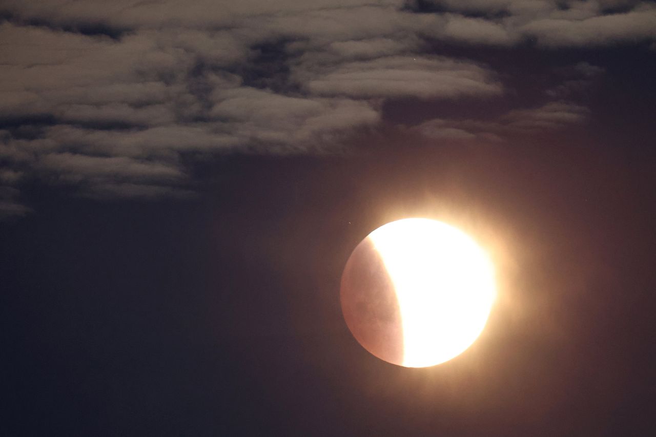 Irish stargazers wake up to rare ‘blood moon’ partial lunar eclipse ...