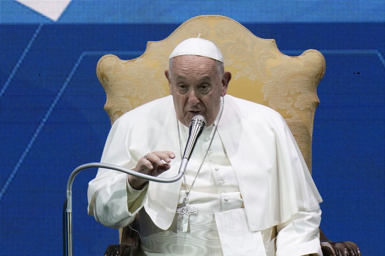 Pope urges Italians to have more babies to tackle low birth rate ...