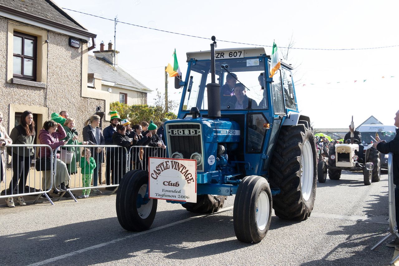 Grand national winner leads out Carrig parade as Rosslare district ...