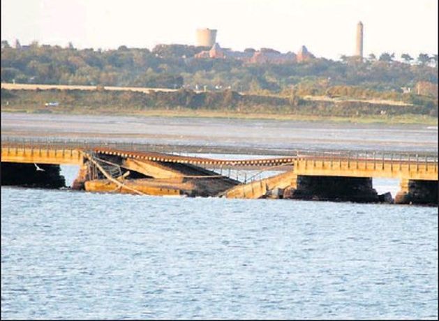 Miracle no-one killed when rail bridge collapsed | Irish Independent